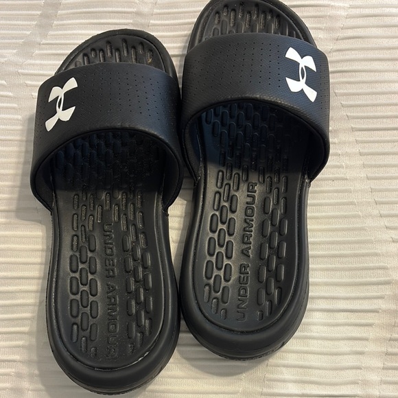 Under Armour | Shoes | Under Armour Black And White Slide Sandals With ...